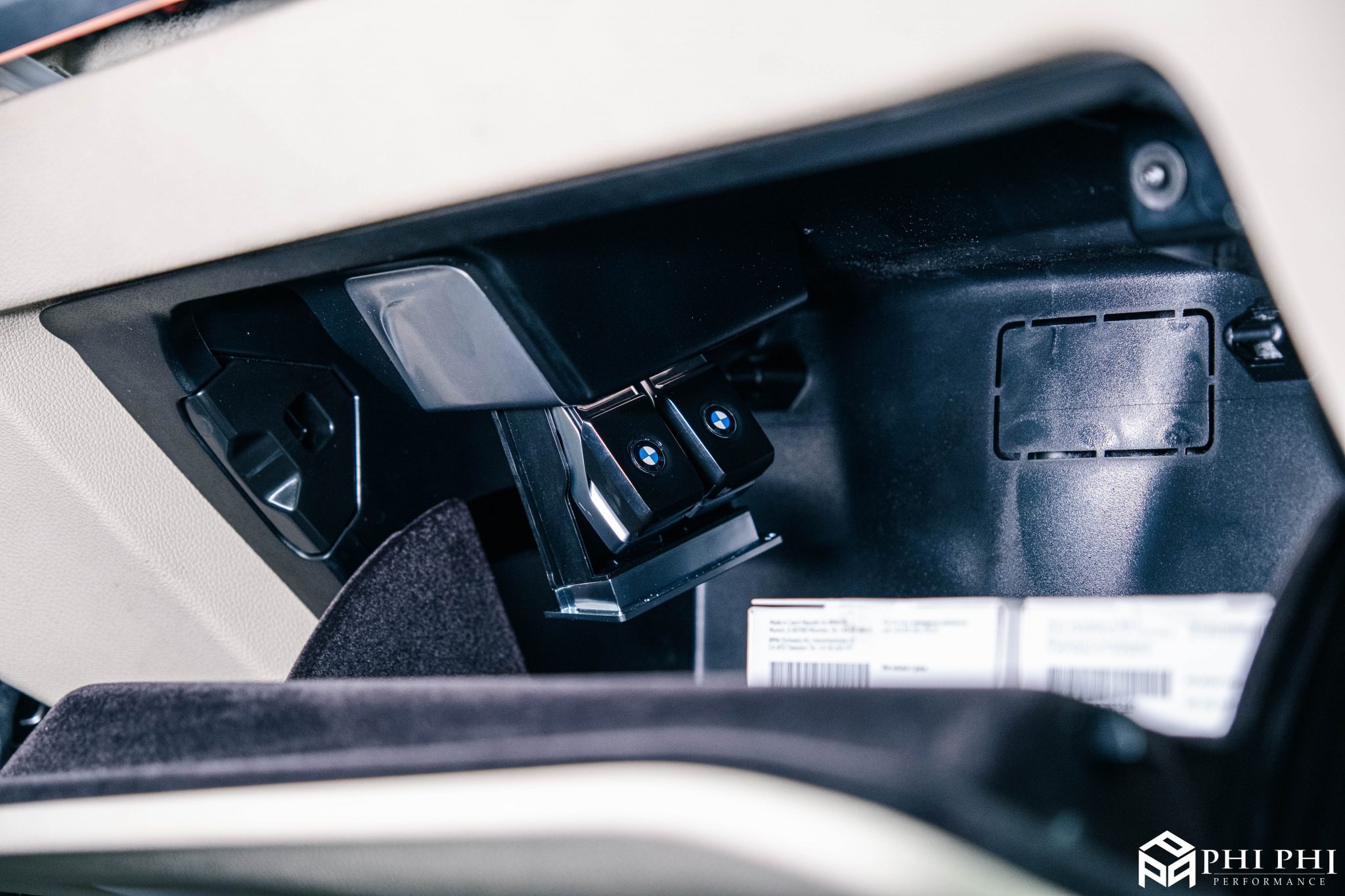 Hệ Thống Nước Hoa Và iON Âm BMW - Ambient Air / IONISATION | BMW 3 ...